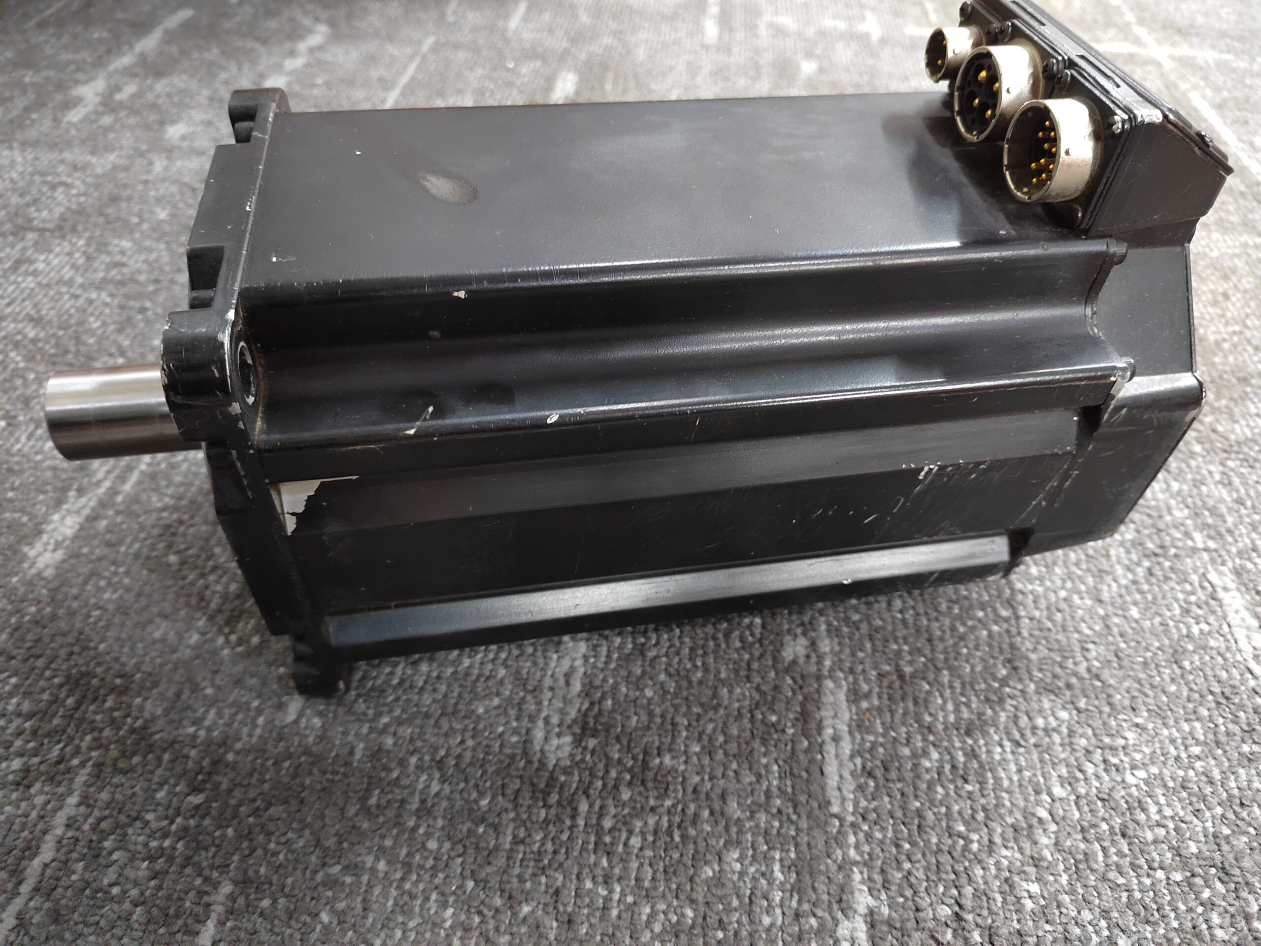 Allen-Bradley MPL-A320P-MJ24AA - Runheng